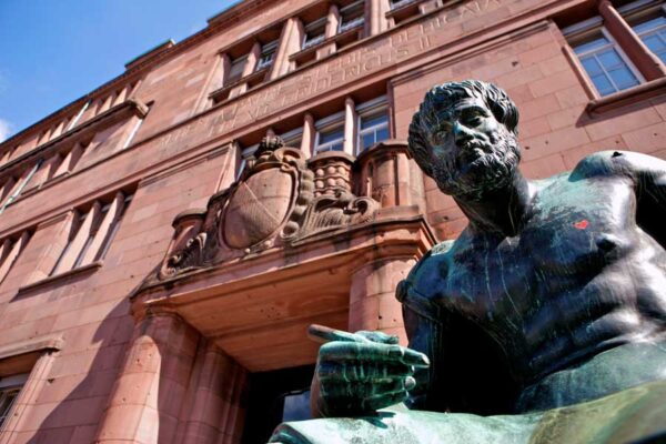 1933: Martin Heidegger und der Nationalsozialismus | historeo